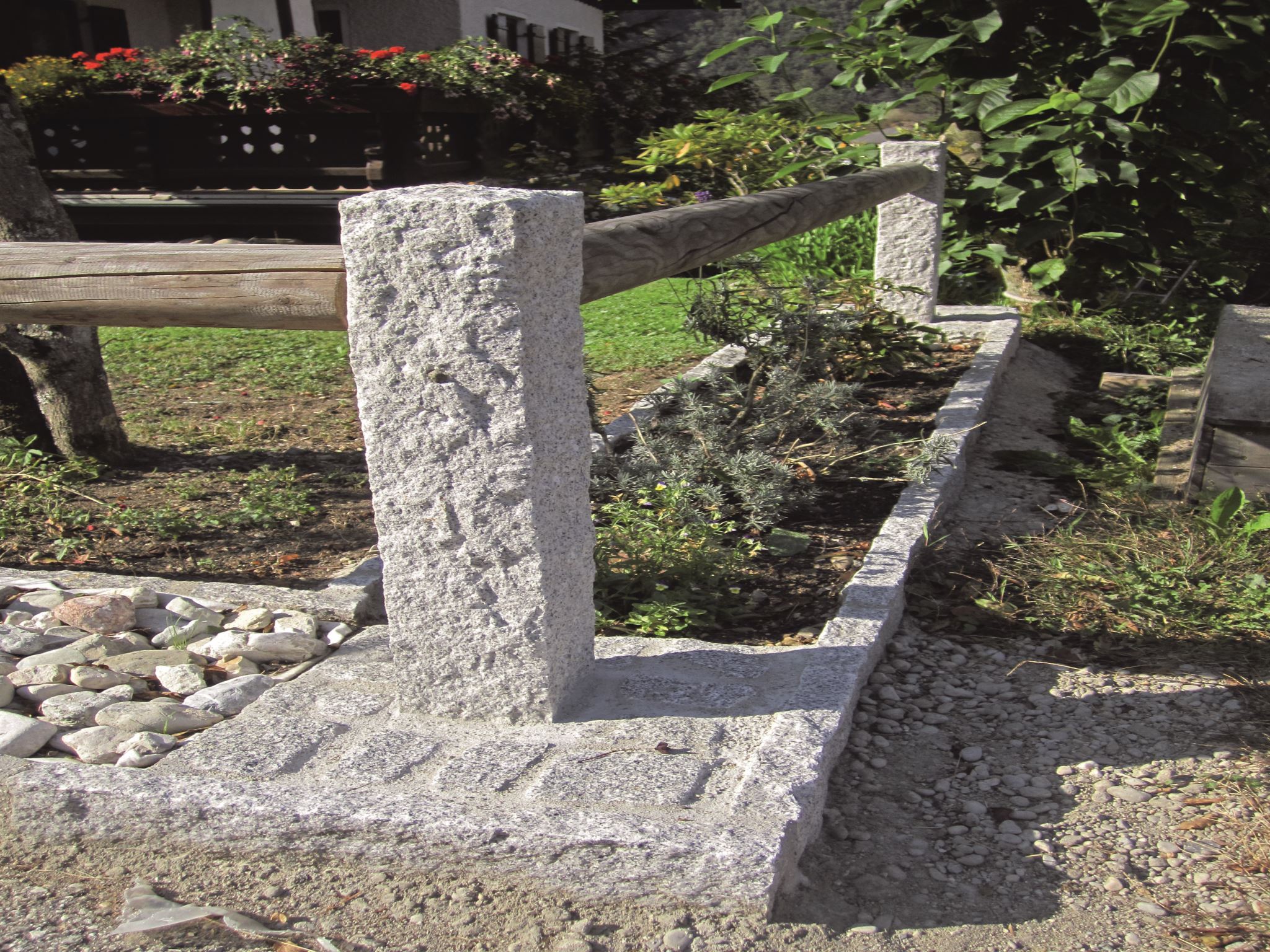 Palisade - Granit Hellgrau 12/12 cm, H=100 cm - Stein & Co